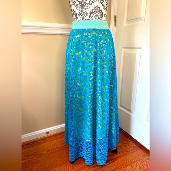 LuLaRoe | Skirts | Lularoe Lucy Skirt Teal Lace And Yellow Lining Size ...